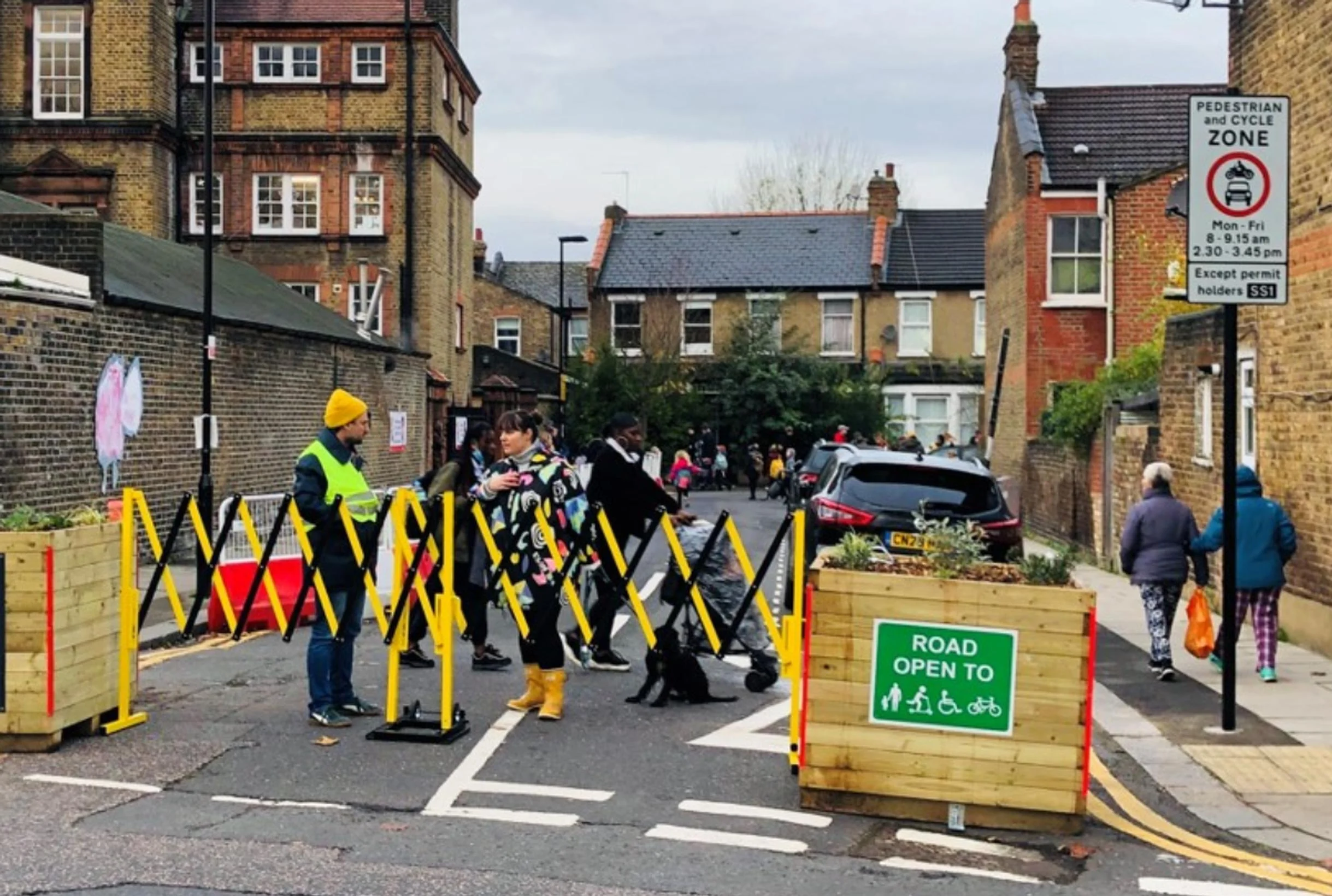 “School Streets” Can Cut Air Pollution Near Children - Honestly Fit