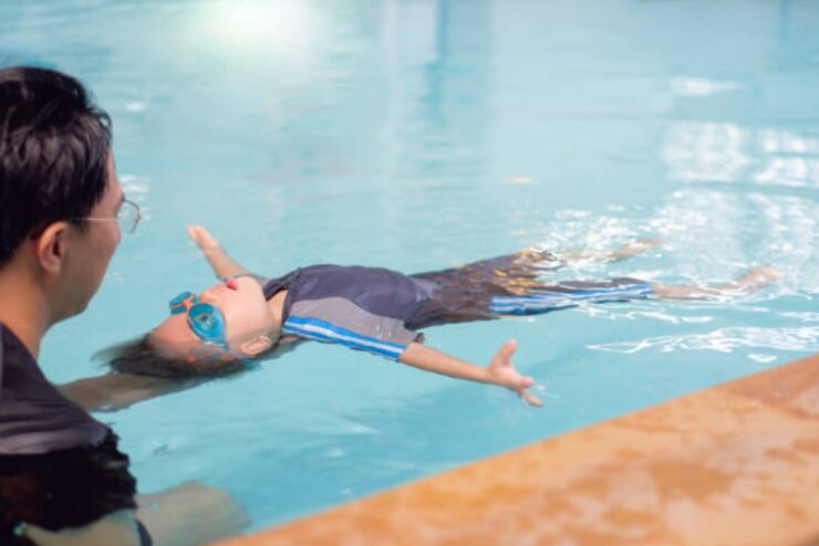 Clever Tips to Teach Your Kids How to Swim - Honestly Fit